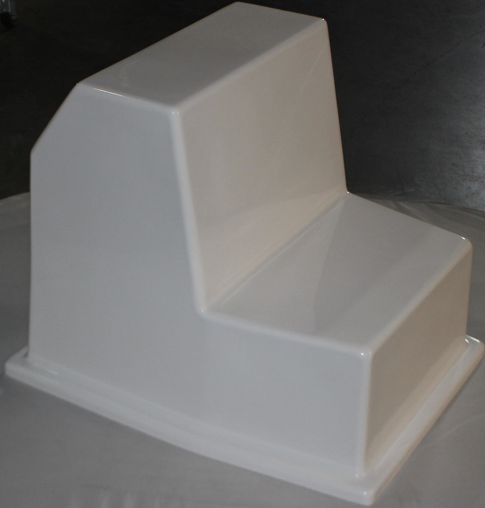 CENTER CONSOLE - 25"H x 26"W x 31"D - CMCC05 – Marine Fiberglass Direct